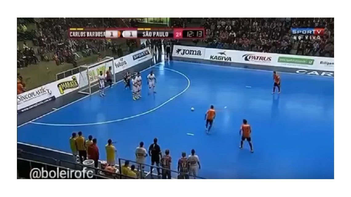 VIDEO: El gol de tiro libre más creativo de la historia | Fútbol VIDEO: El gol de tiro libre más creativo de la historia | Fútbol