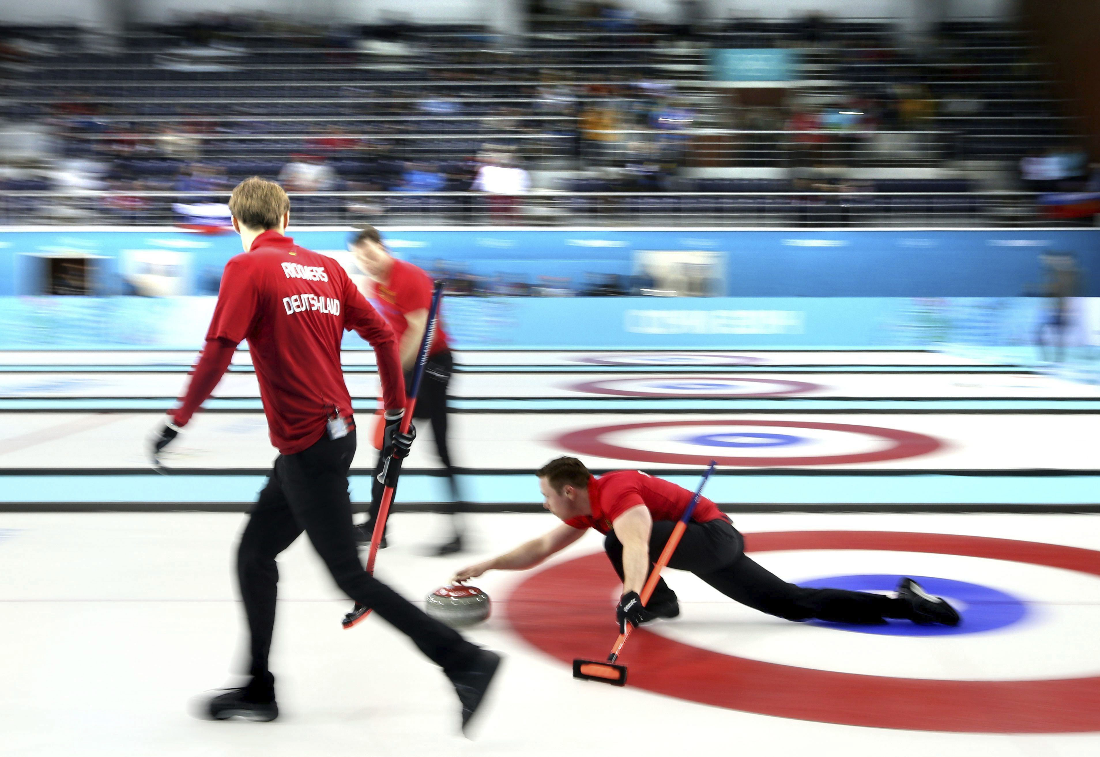 ¿Qué es el Curling? El deporte que causa furor en las redes sociales ... ¿Qué es el Curling? El deporte que causa furor en las redes sociales ...