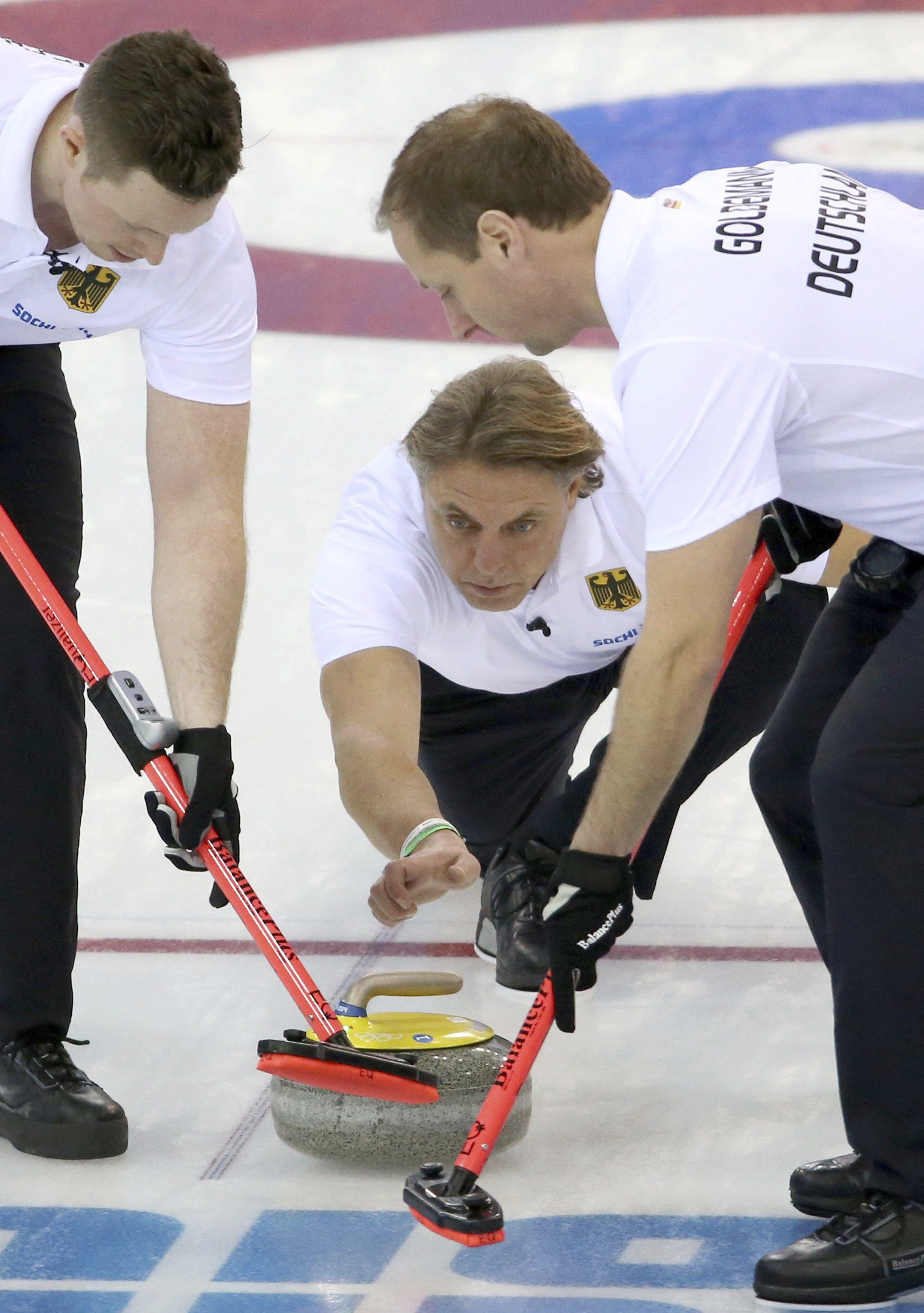 ¿Qué es el Curling? El deporte que causa furor en las redes sociales ... ¿Qué es el Curling? El deporte que causa furor en las redes sociales ...