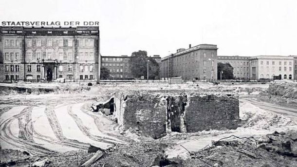 Publican fotos inéditas de los restos del búnker de Hitler