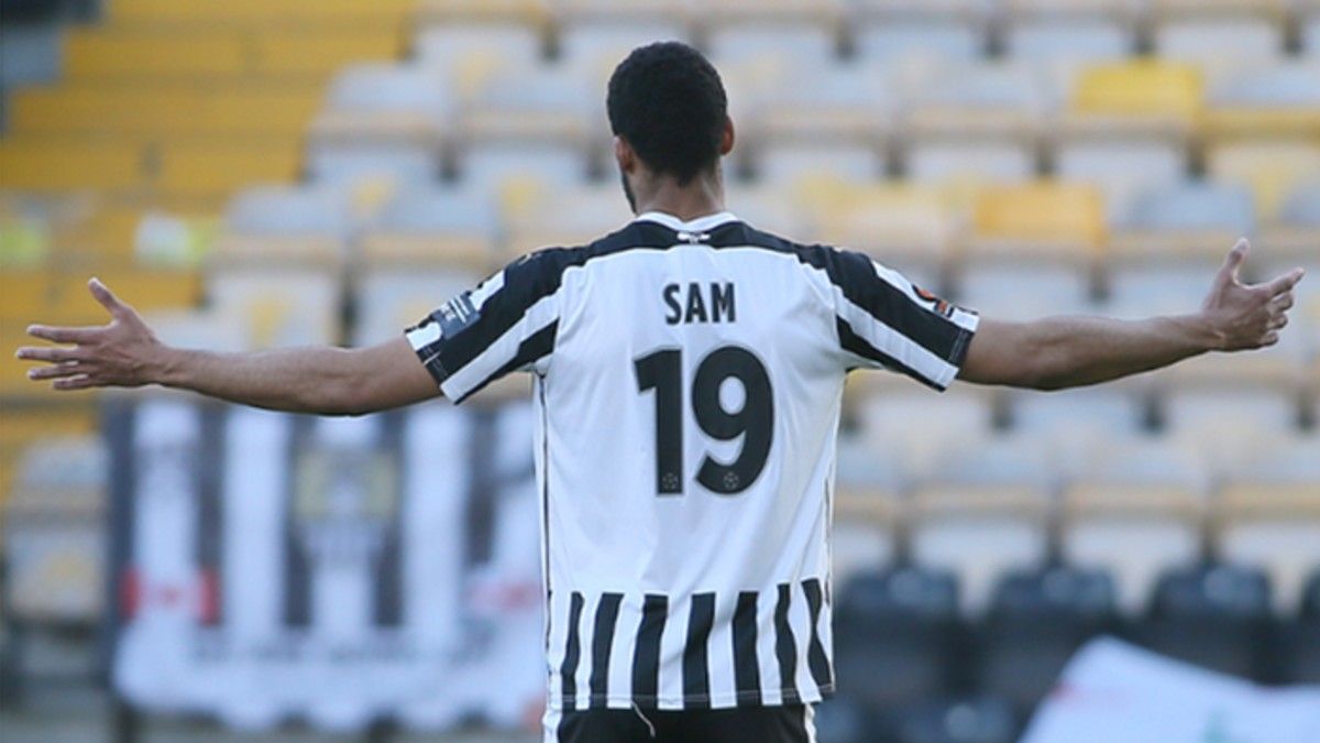 El increíble gol que hizo Elisha Sam y que podría ser el mejor del año