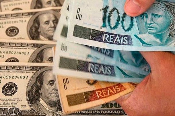 El real brasileño toca su precio más bajo en más de tres años