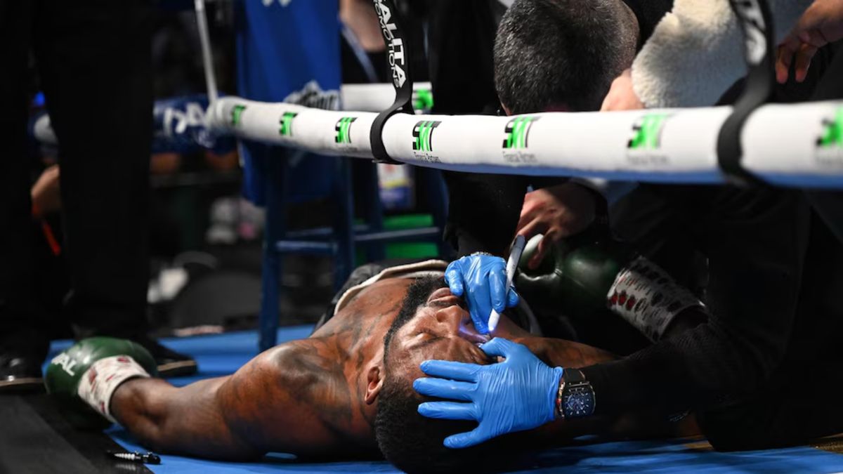 Impactante nocaut en Detroit: un boxeador se desplomó en su esquina y ...