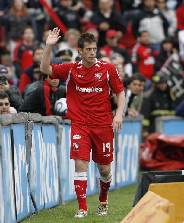 Gracias a un Denis iluminado Independiente sigue arriba