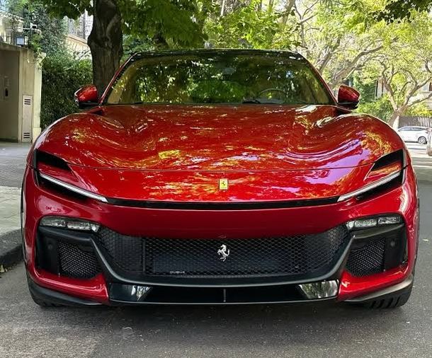 Quién es Héctor Laca, el dueño del único Ferrari Purosangue que hay en ...