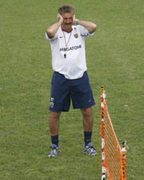 La Volpe: Si se para, se hace por el bien del fútbol