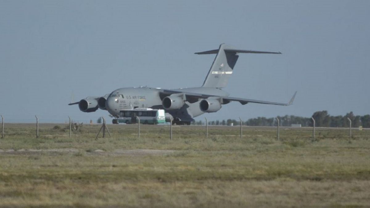 Aterrizó un avión militar de Estados Unidos en el aeropuerto de Mendoza