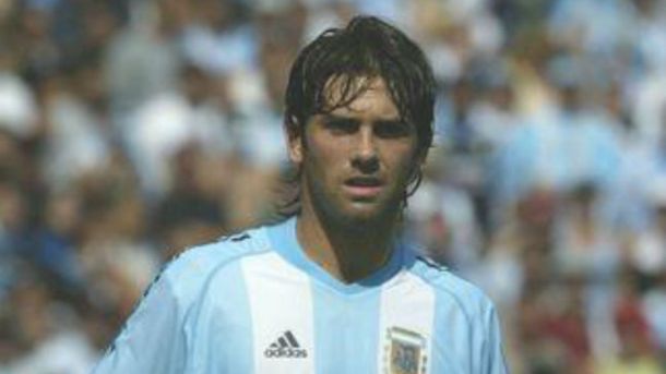 Fue goleador, jugó en la Selección Argentina y hoy escribe cuentos