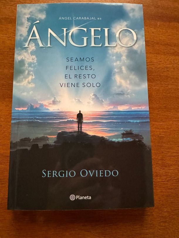 Ángel Carabajal lanzó su libro Angelo. Seamos felices, el resto viene solo