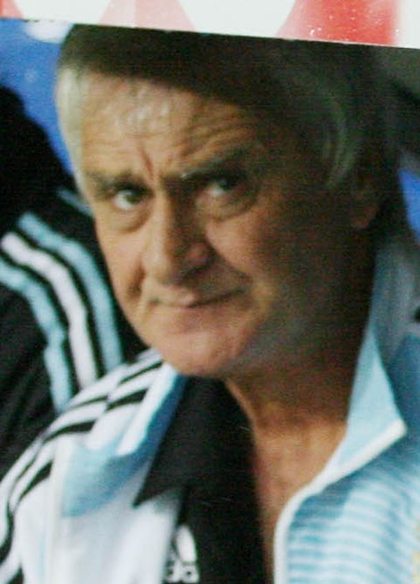 Si Miguel Russo no renueva, Jorge Ribolzi sería el DT de Boca