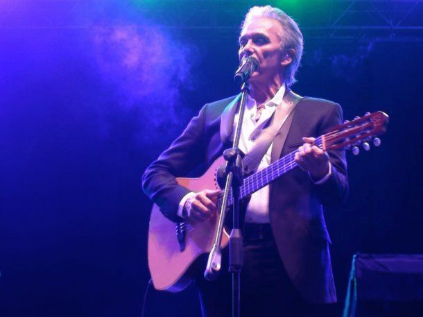 Jairo celebra sus 50 años de Música en el estadio Luna Park