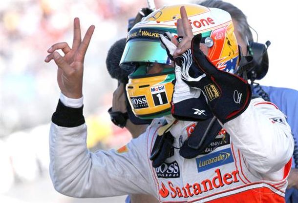 Hamilton logró la pole position en Australia