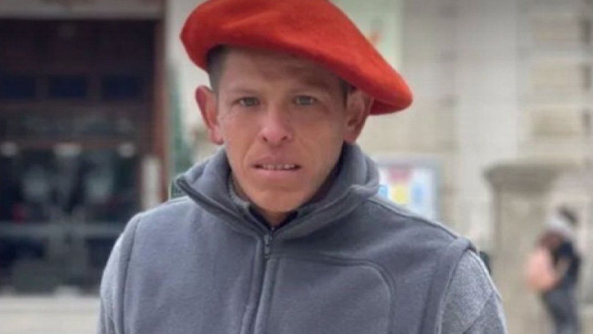 Víctor Díaz, el peón rural que se hizo viral, se fue de fiesta a Paraguay