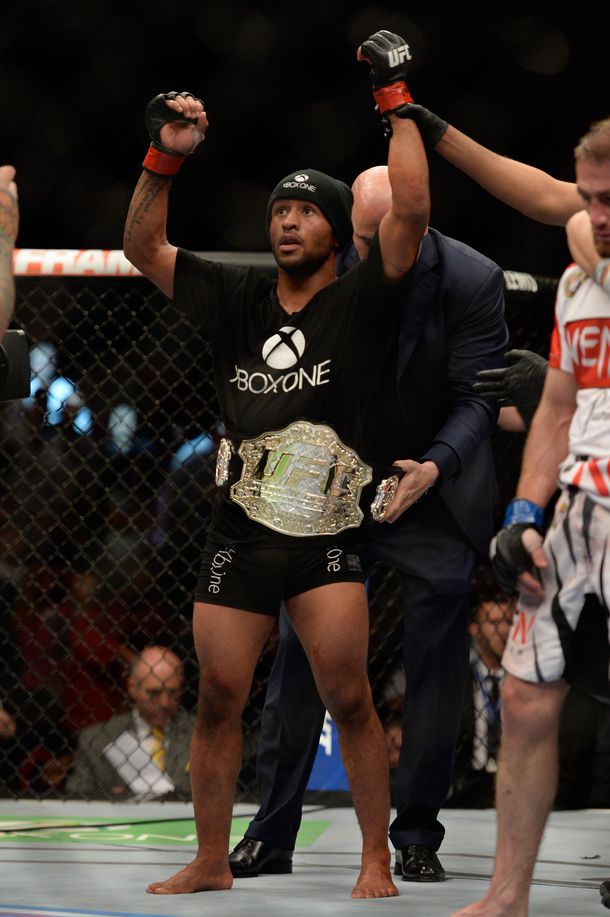 UFC 174: Johnson demostró su jerarquía y retuvo el cinturón ante Bagautinov