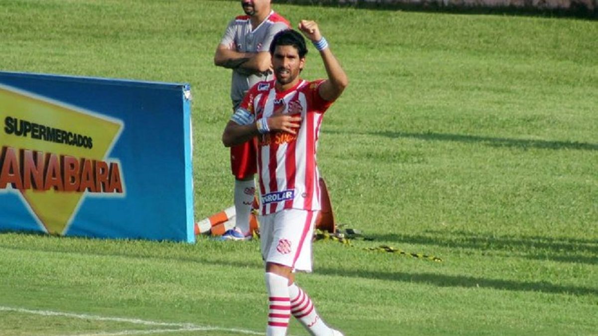 VIDEO: A los 40 años, el Loco Abreu anotó su gol número 400