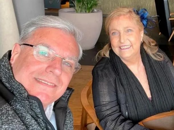 Amor en puerta: Carlos Monti estaría saliendo con la mejor amiga de su esposa fallecida