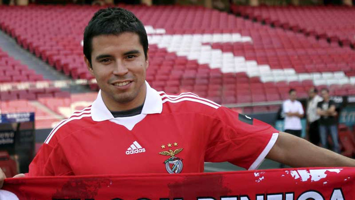 Javier Saviola seguirá en Benfica un año más