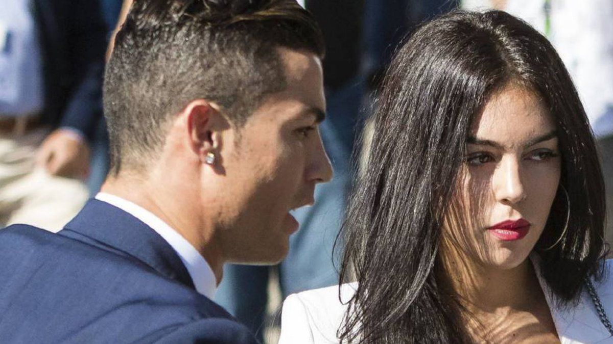 Cristiano Ronaldo abrió su corazón: Guardo las cenizas de mi hijo y le habló todos los días