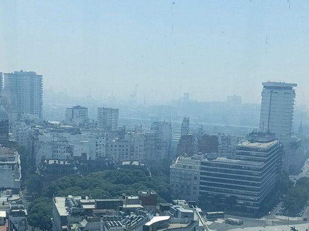 Humo y calor en Buenos Aires