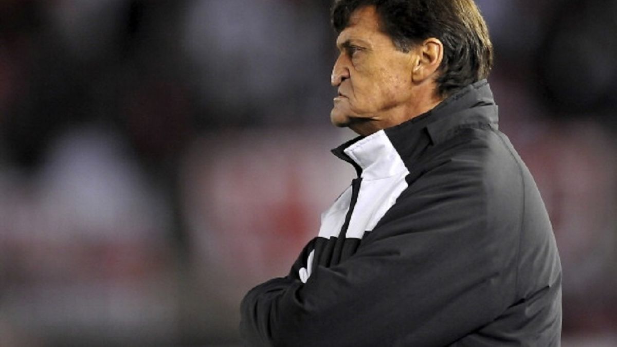 Falcioni, el pedigüeño: quiere entre 8 o 10 refuerzos para Quilmes