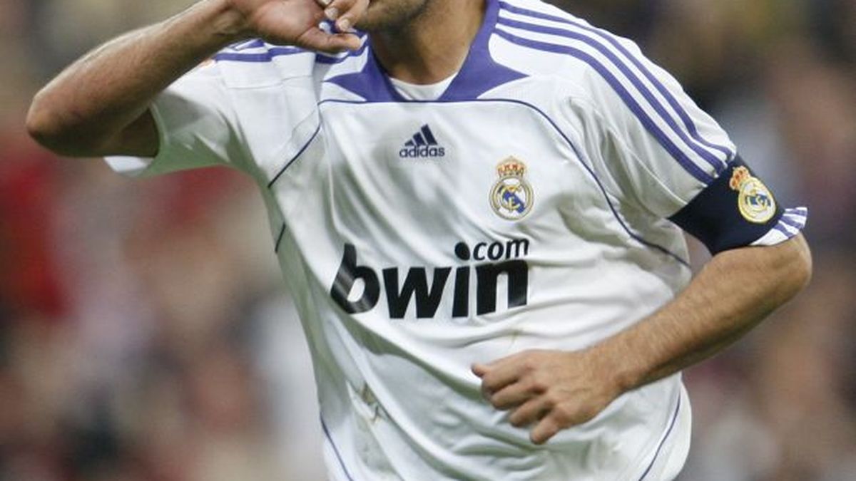 Ahora sí, Raúl es el goleador de la historia del Real