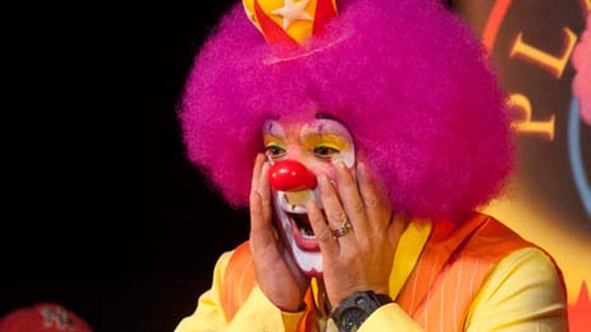 Repudian a un payaso que hizo chistes sobre niños muertos