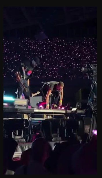 Coldplay: el desastre de un fan que se quiso subir al escenario y ...