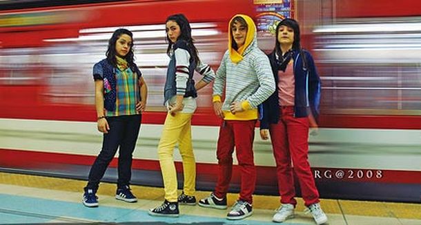 Chupines, colores, clics y flequillos, parte del estilo flogger