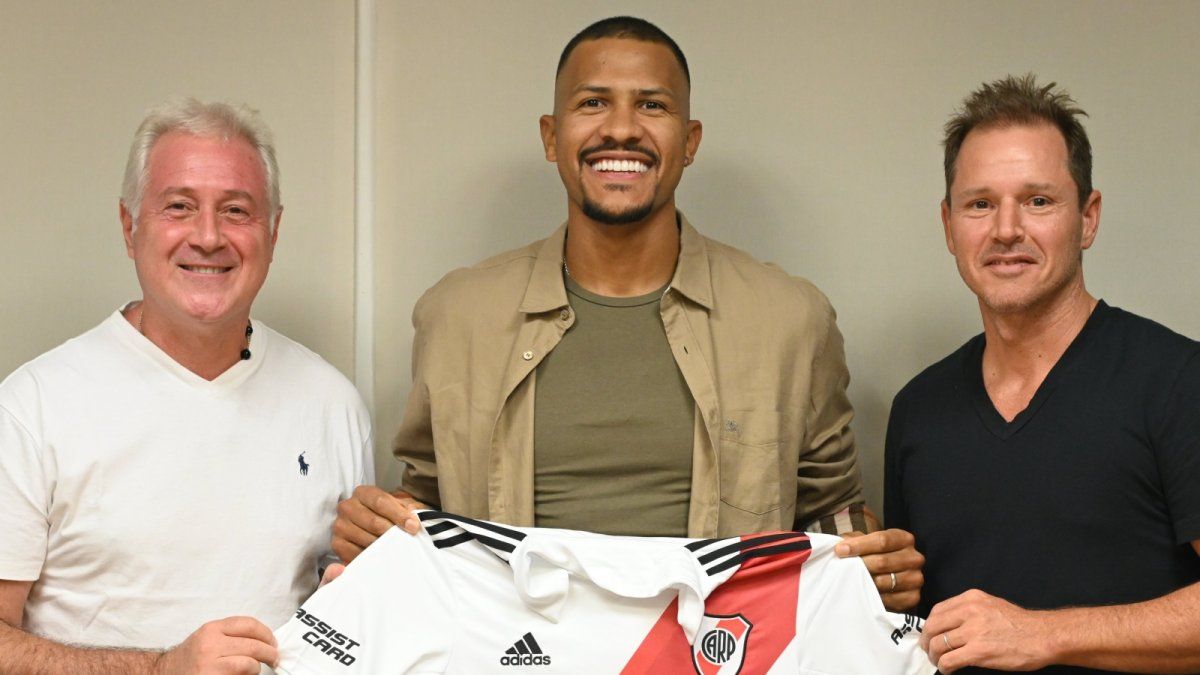 Oficial: Salomón Rondón fue presentado como el cuarto refuerzo de River Oficial: Salomón Rondón fue presentado como el cuarto refuerzo de River