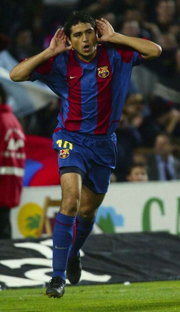 Barcelona recuerda el carácter introvertido y frío de Riquelme