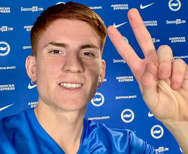 Valentín Barco fue presentado de manera oficial en Brighton