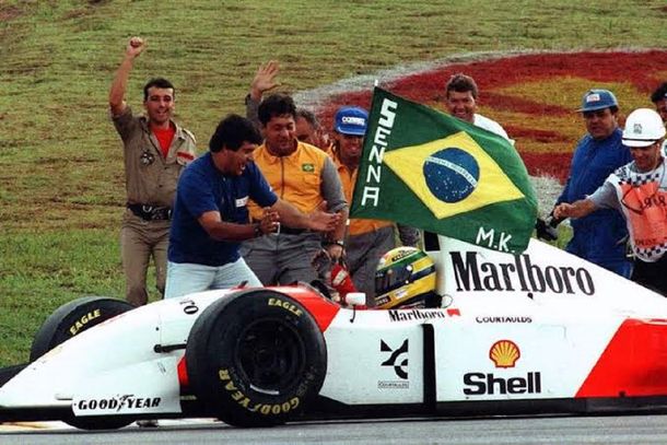 Hamilton ganó en Interlagos y celebró como Ayrton Senna