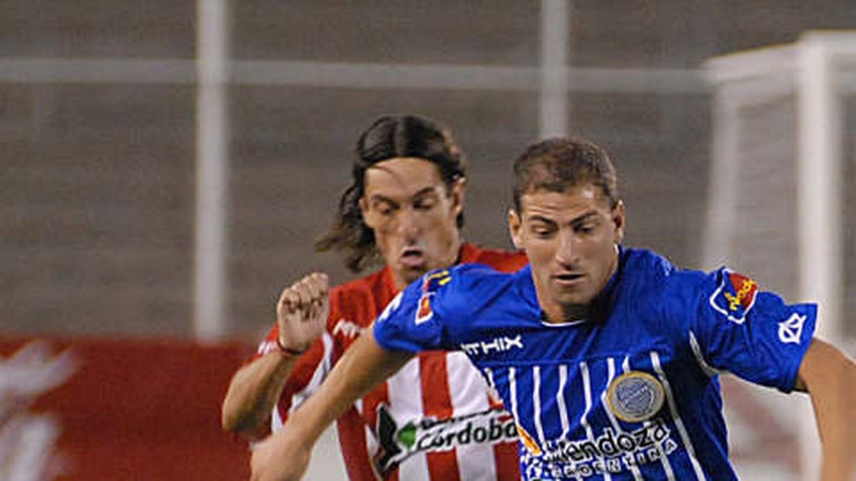 Godoy Cruz goleó a Instituto y sueña con su vuelta a Primera