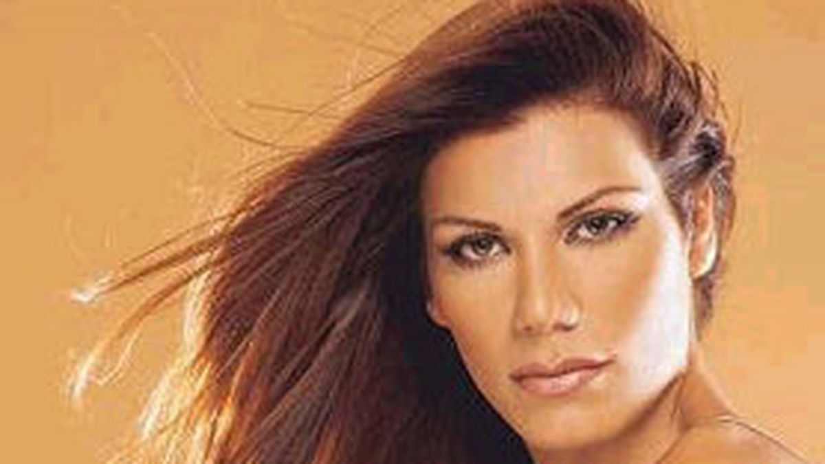 Flor se casa con nuevo DNI