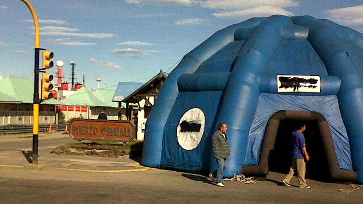 Quebracho hace un piquete en Ushuaia contra un barco inglés