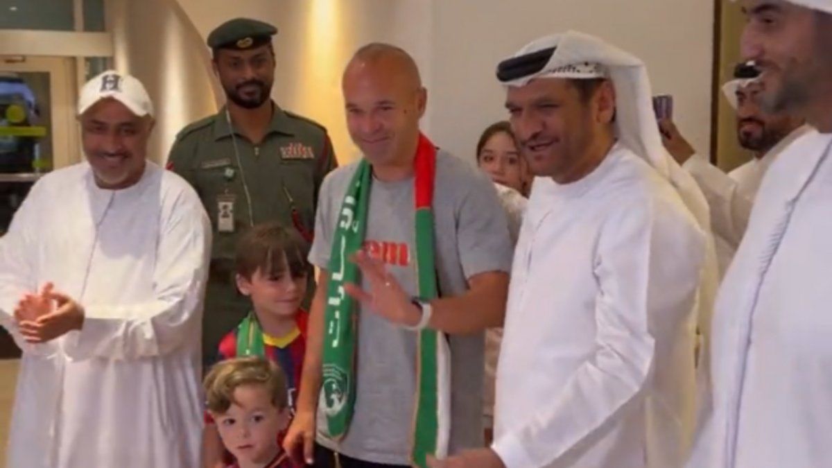 Ni con Messi ni en Argentinos: Andrés Iniesta ya fue presentado en su ...