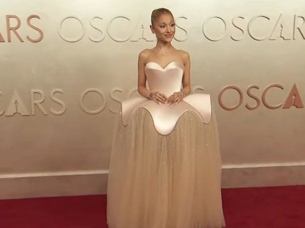 Así llegó Ariana Grande a los Premios Oscar 2025