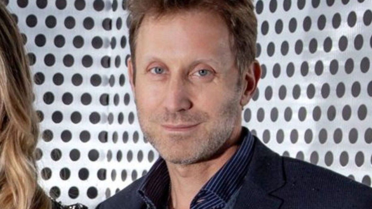 El empresario Jonathan Kovalivker se presentó en Comodoro Py y entregó ...