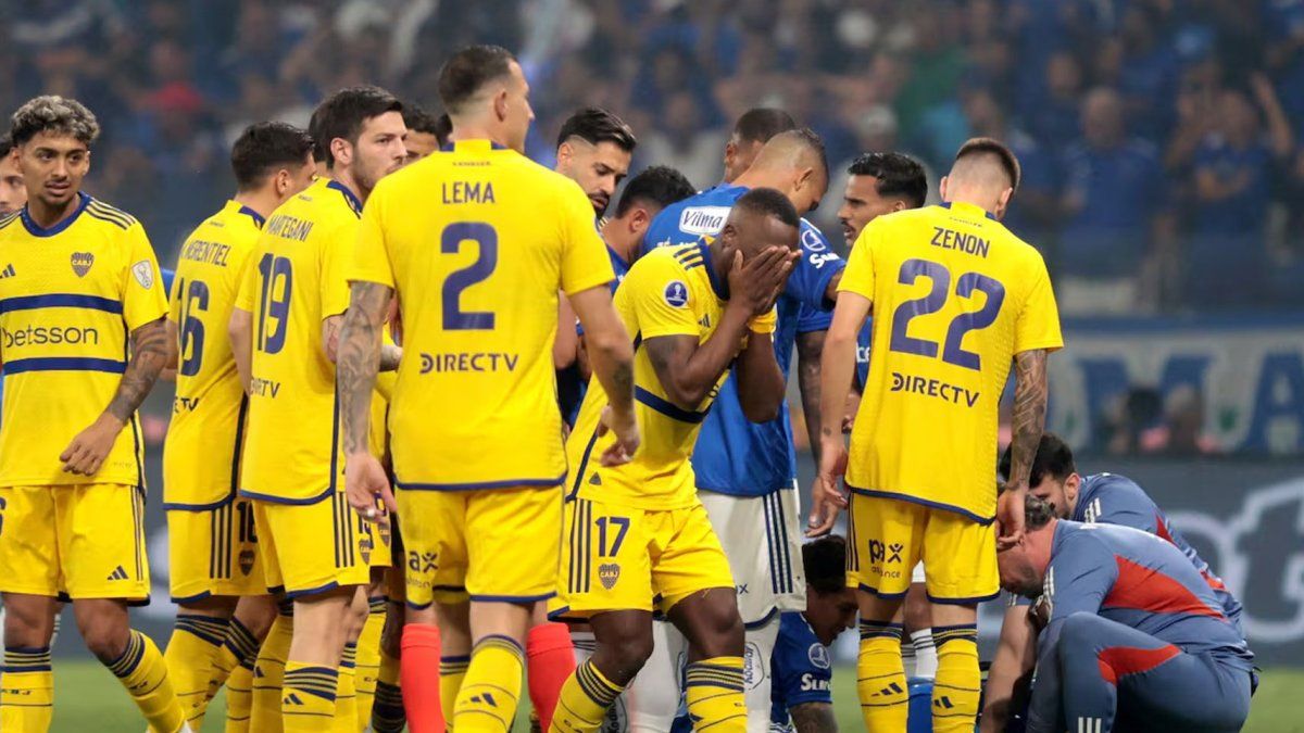 La expulsión récord de Luis Advíncula en Boca: se conocieron los audios ...