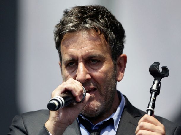 Murió Terry Hall, cantante del grupo británico The Specials Murió Terry Hall, cantante del grupo británico The Specials