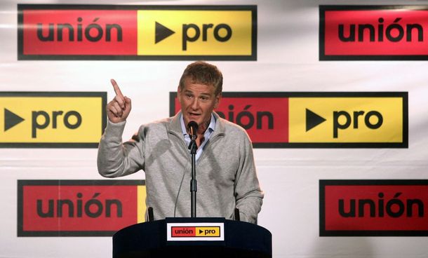 Francisco de Narváez ve a Néstor Kirchner preso