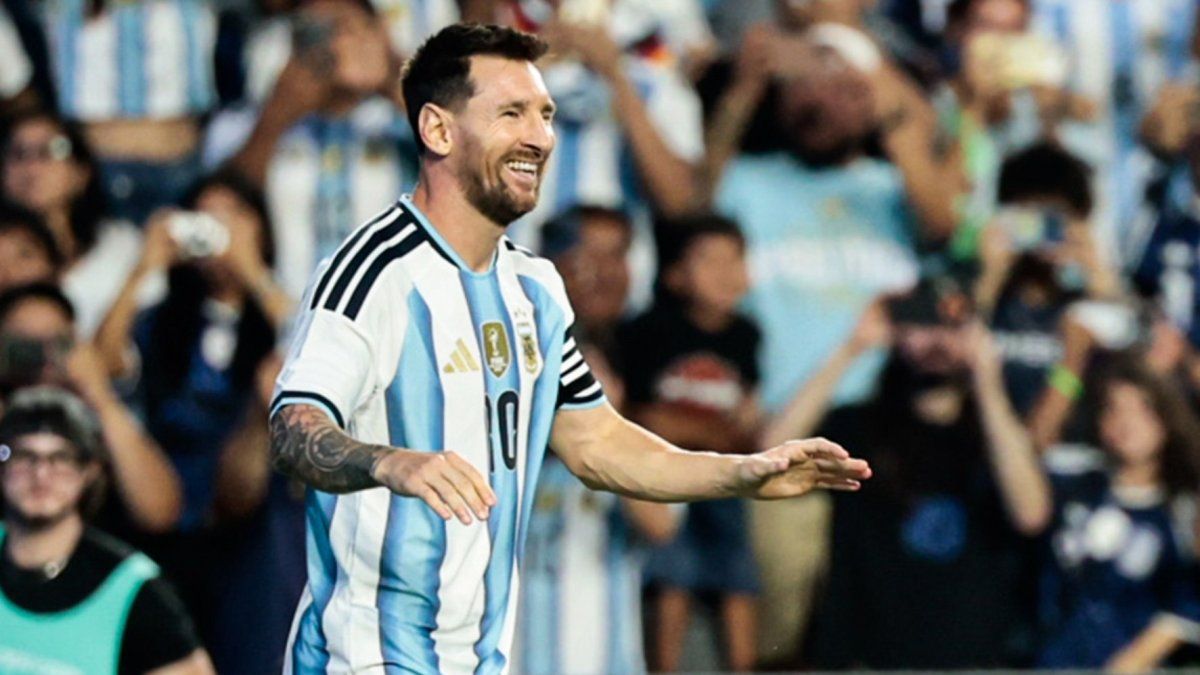 Lionel Messi entró en el segundo tiempo ante Islandia: penal y gol en ...