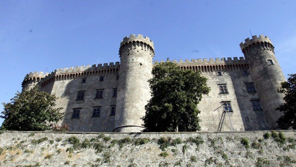 La sorprendente historia del castillo donde se casaron
