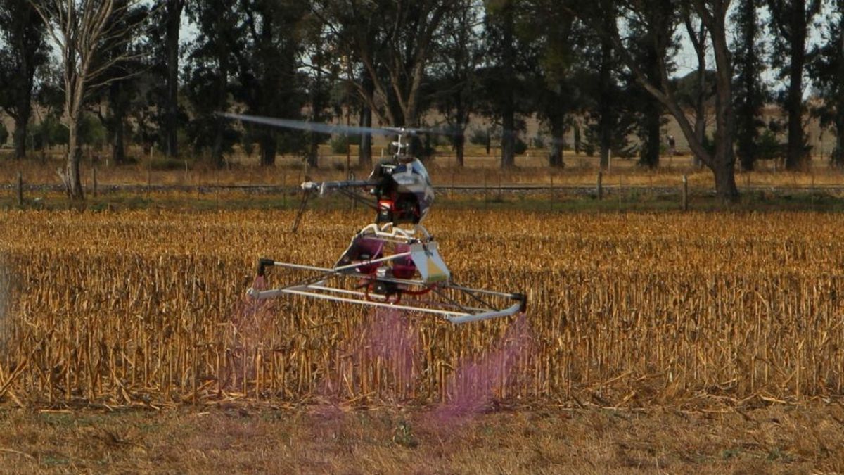 Técnicos del INTA diseñan un drone para la aplicación de herbicidas