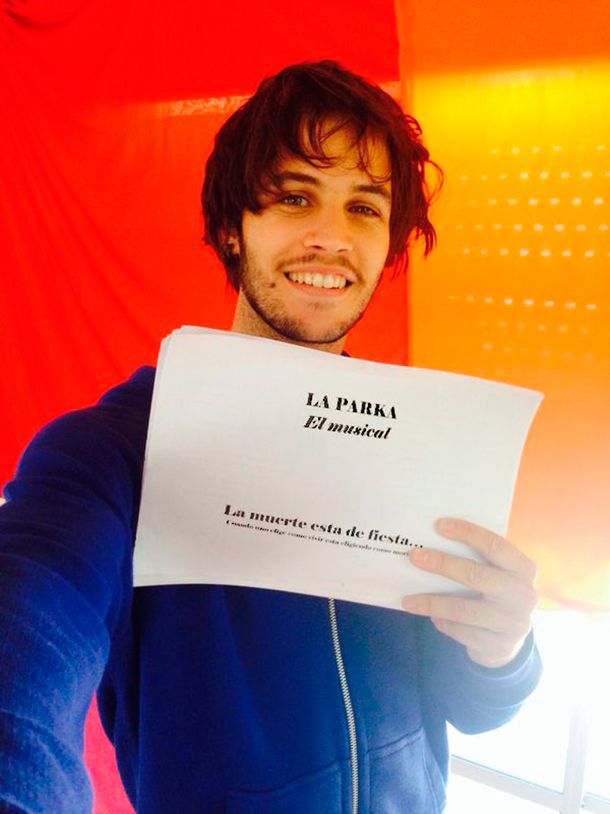 El actor Pablo Martínez se suma a la obra teatral La Parka