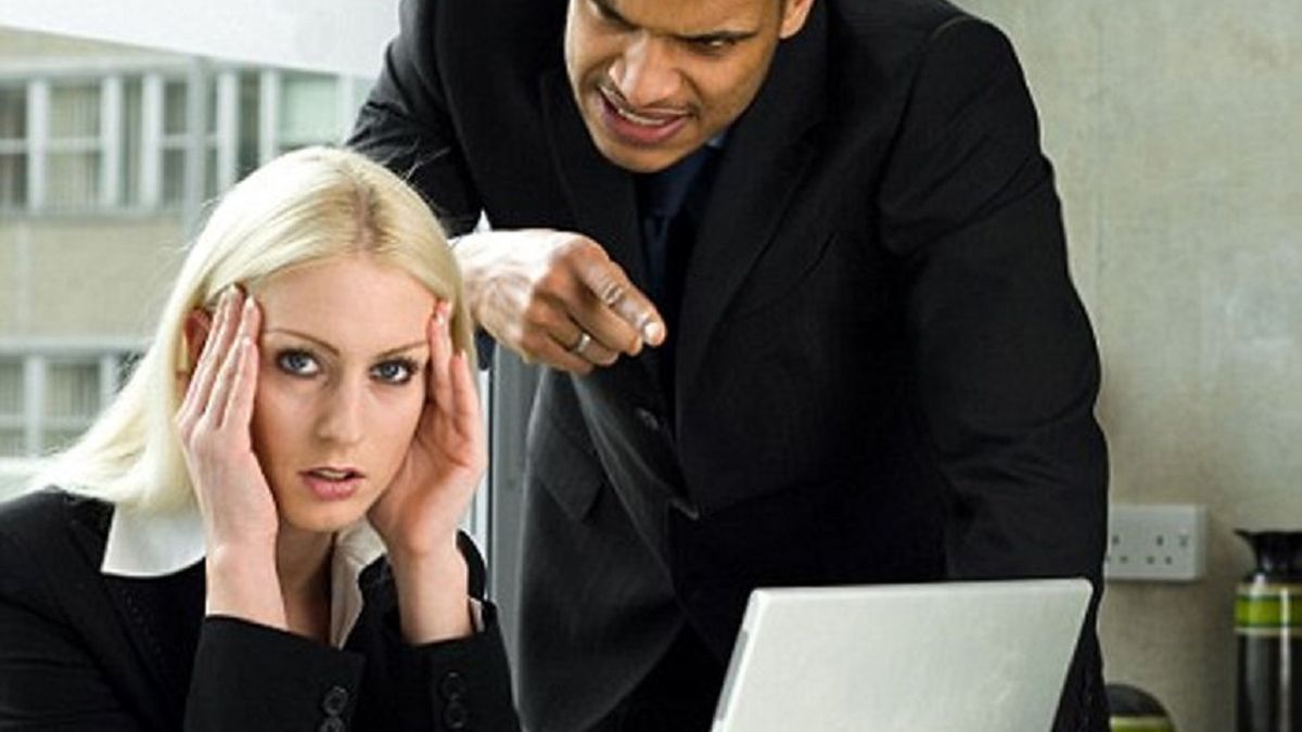 Seis consejos para tener una buena relación con un jefe malhumorado