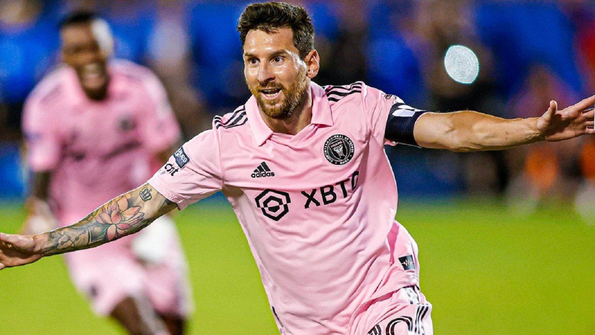 Imparable: el golazo de Lionel Messi de tiro libre para el empate agónico