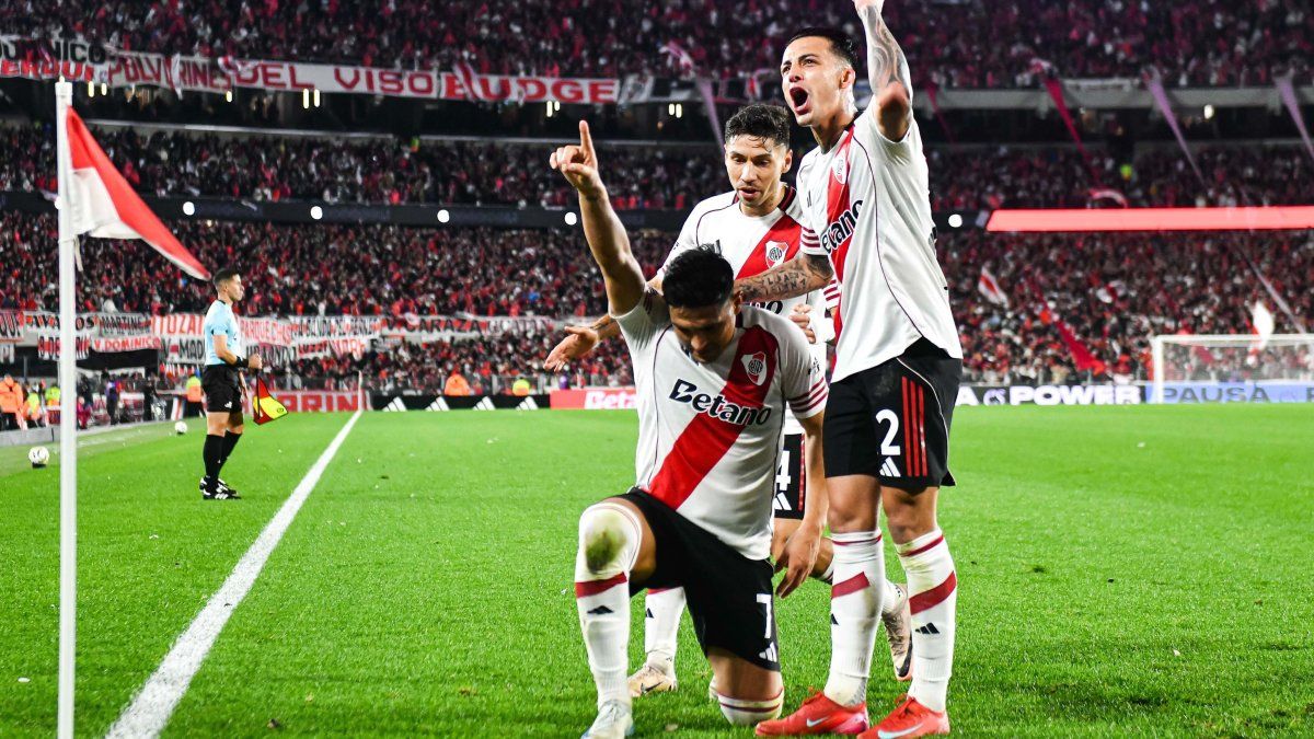 Maxi Salas marcó su primer gol en River y festejó como el Matador