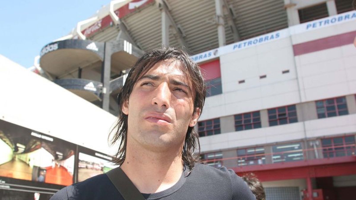 Farías anunció que dejará de jugar en River