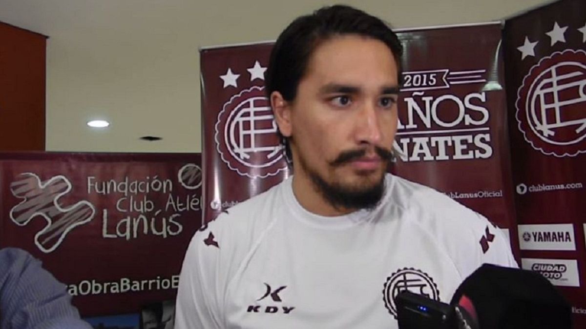 Un jugador de Lanús quedó internado tras golpearse la cabeza con una pesa